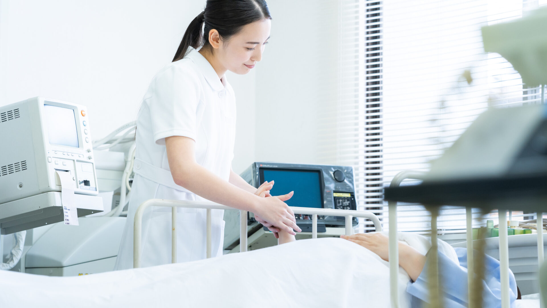 【HCUの看護師】実情はまるでICU？急患急変にも対応！ – みんなの看護部